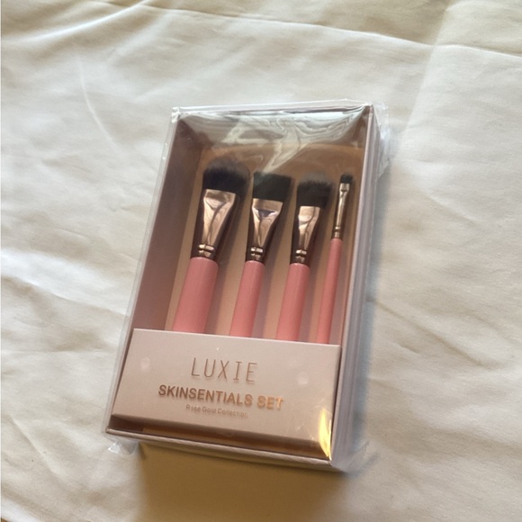 Luxie | Makeup | Luxie Skinsentials Set Rose Gold | Poshmark
